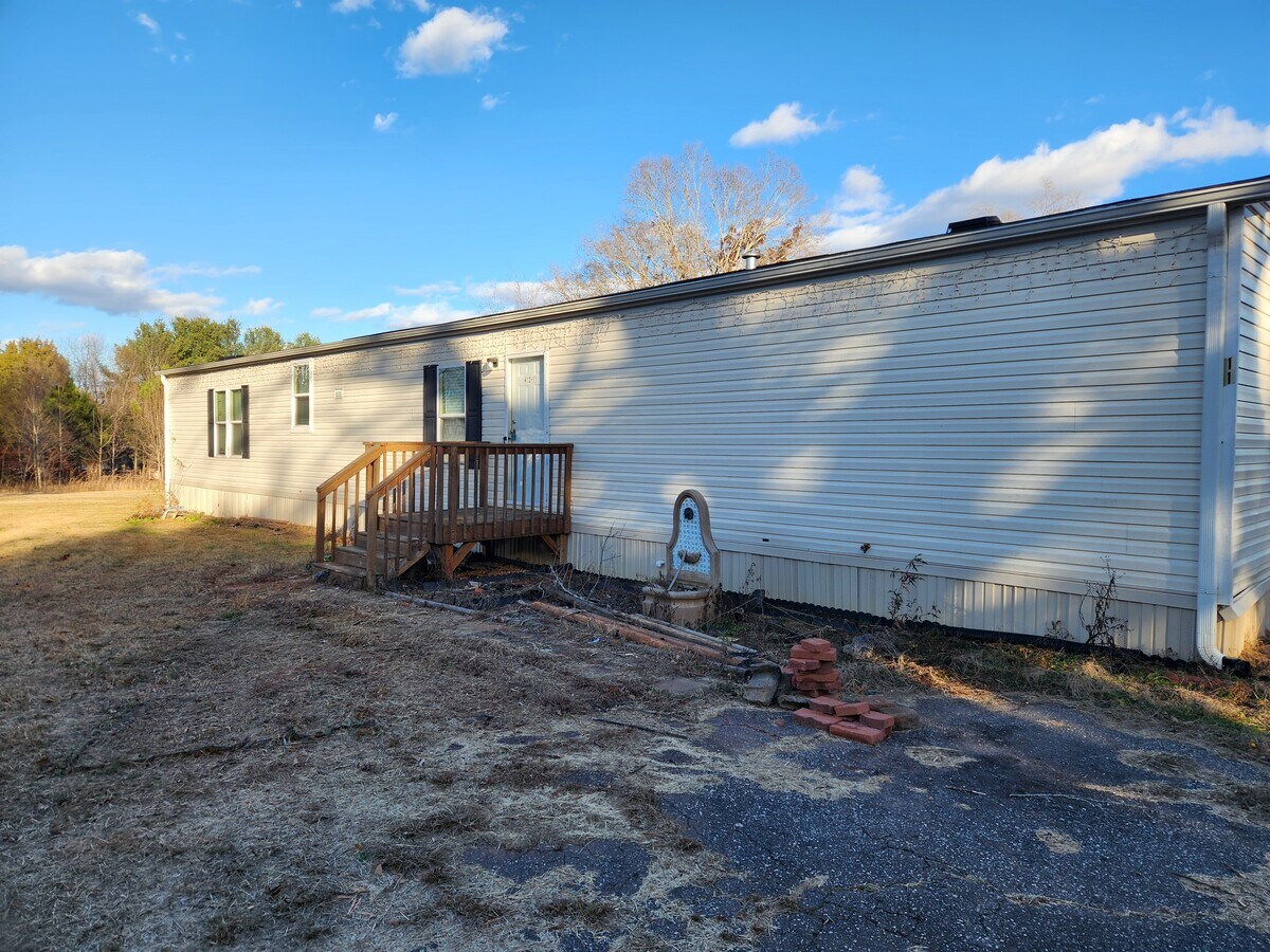 412 Rock Barn Rd NE Unit 11 - Conover, NC | ForRent.com