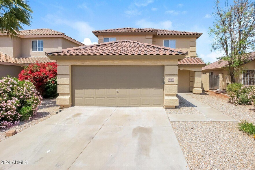 1042 E Desert Holly Dr - House for Rent in Queen Creek, AZ | ForRent.com