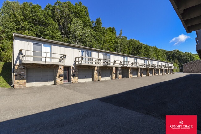 Summit Chase Apartments For Rent in Endicott, NY | ForRent.com