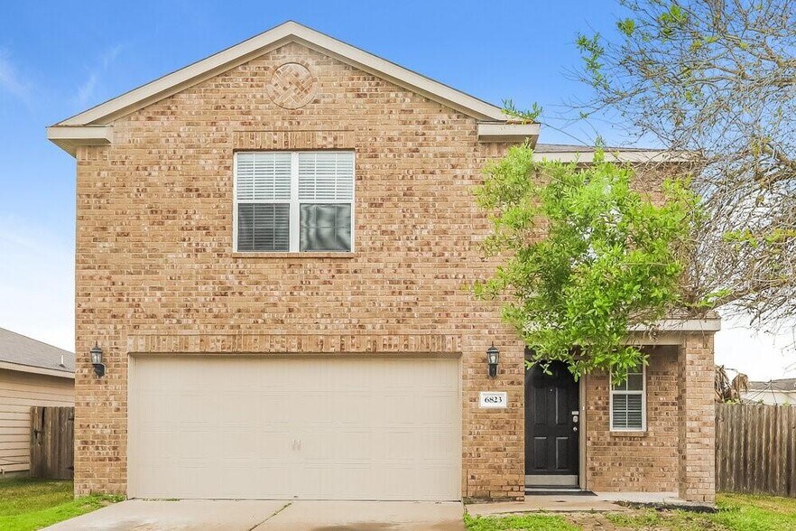 6823 Clover Walk Ln - House for Rent in Richmond, TX | ForRent.com