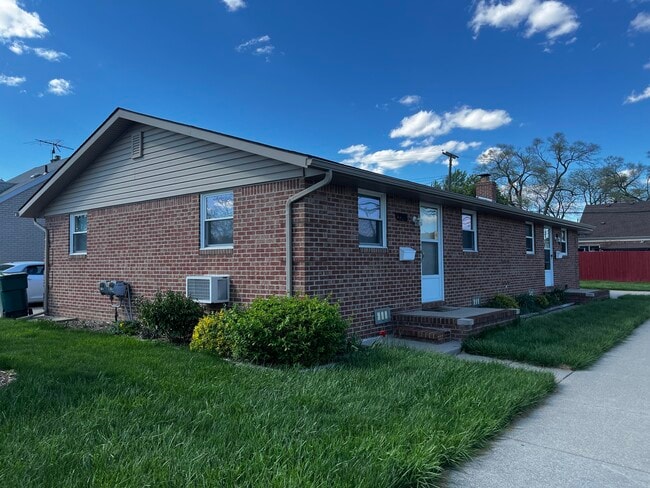 2148 Porter Ave Townhome - Townhome Rental in Lincoln Park MI | ForRent.com