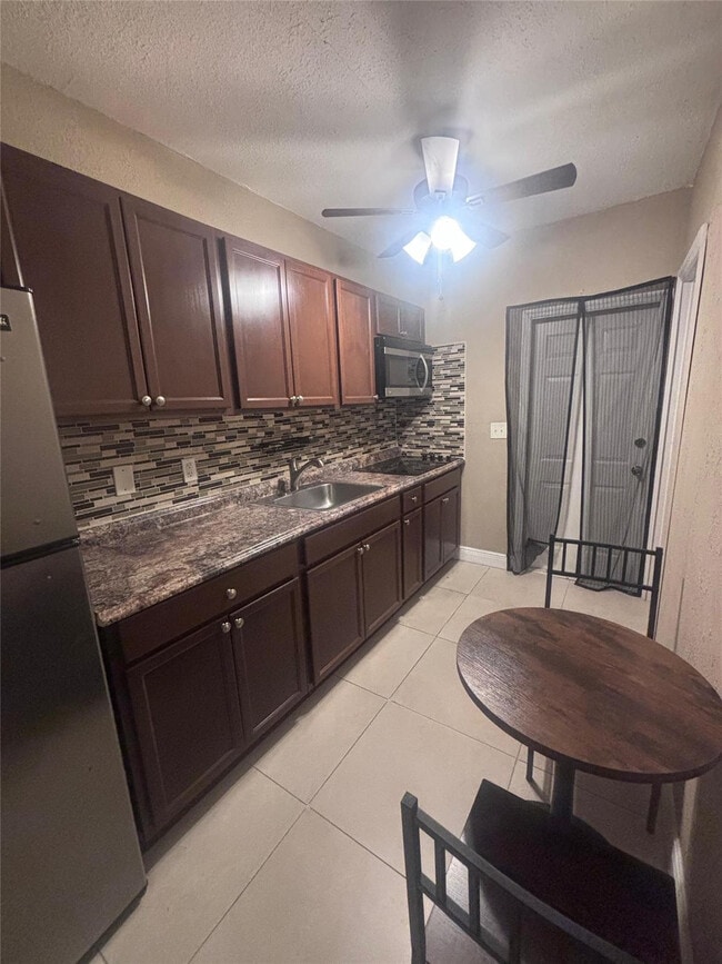 4206 Hayes St Unit Efficiency - Hollywood, FL | ForRent.com