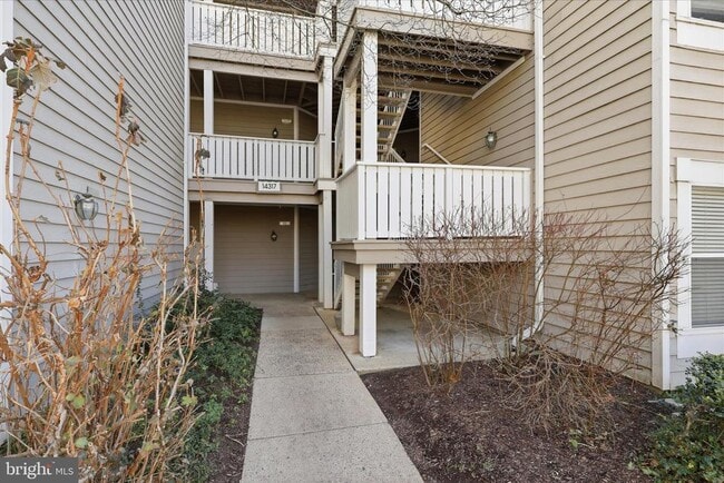 14317 Climbing Rose Way Unit 103 Off-Campus Housing, Centreville, VA