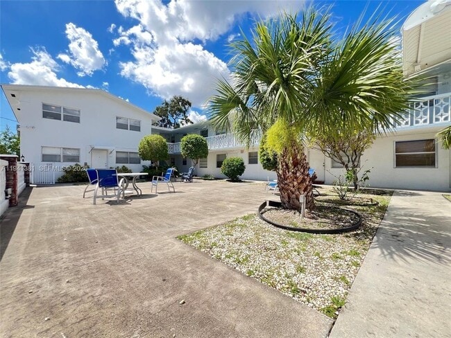 400 SE 3rd Ave Unit 107 Off-Campus Housing, Hallandale Beach, FL