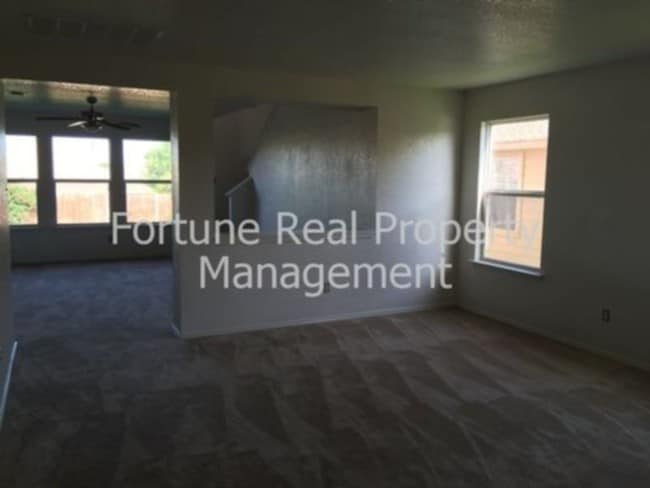 Beautiful Home in Sendera Ranch with COMM... - House Rental in Haslet ...