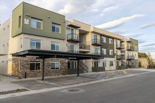 The Retreat Luxury Apartments & Townhomes - Reno, NV | ForRent.com