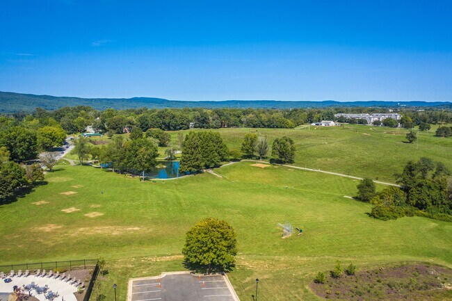 Foxridge Apartment Homes | Virginia Tech | Off-Campus Housing Search