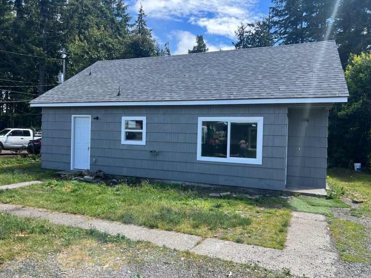 fully remodeled 2 bedroom off Blevins Road - House Rental in Shelton ...