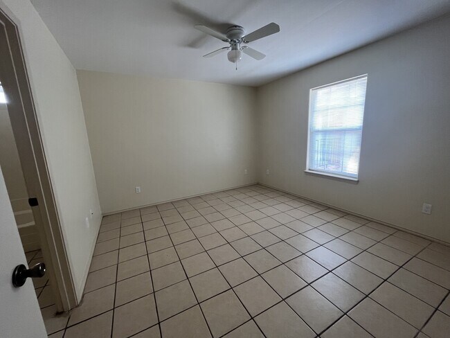 1112 Primrose Apartments Unit 6 - Condo for Rent in McAllen, TX ...
