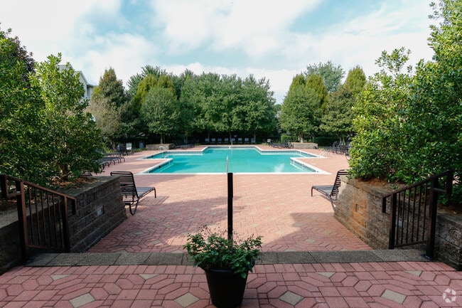 Waterford Square Apartments For Rent in Charlotte, NC | ForRent.com