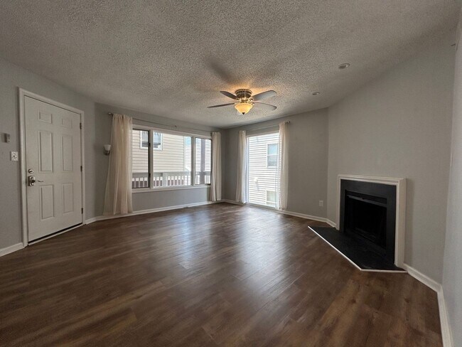 Introducing a charming condo located in th... - Condo for Rent in ...