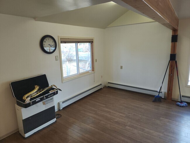 3 bed 2 bath home *Close to JBER* - House Rental in Anchorage, AK ...