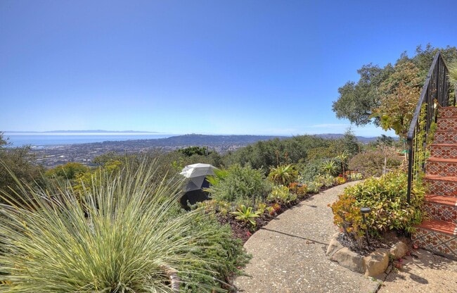 940 Arbolado Rd Off-Campus Housing, Santa Barbara, CA