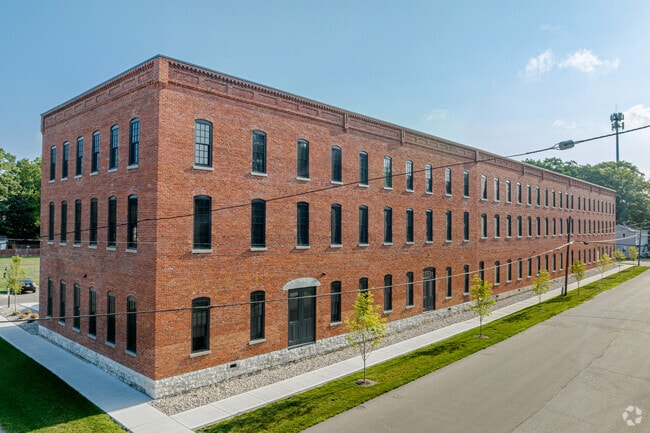 Lofts on Rowe - Ludington, MI | ForRent.com