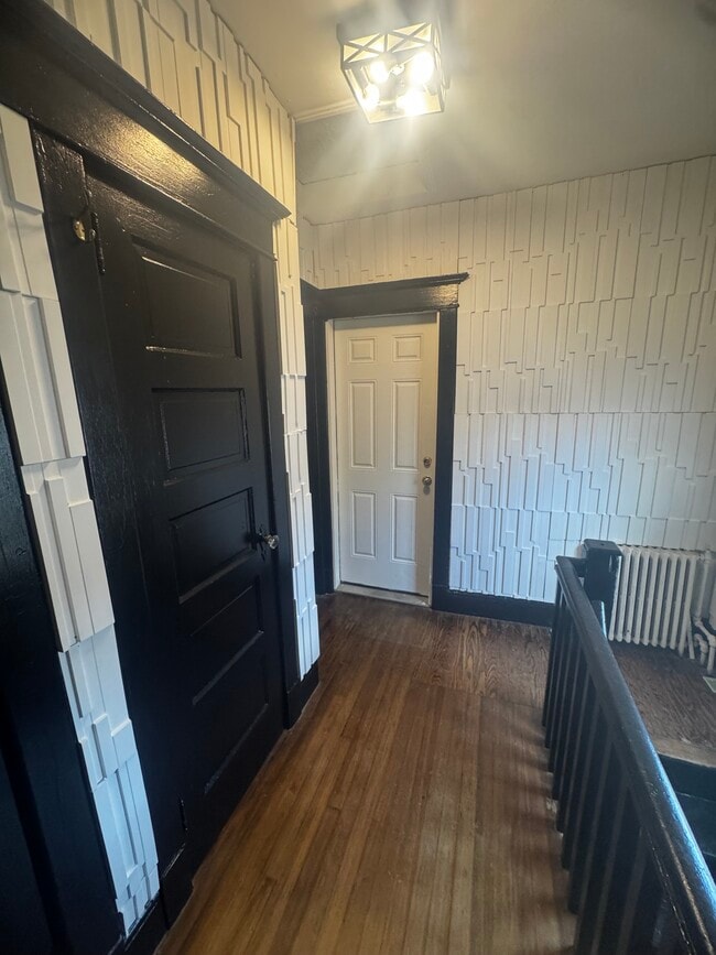 208 Saint Marys Ave Unit 2nd floor Off-Campus Housing, Staten Island, NY