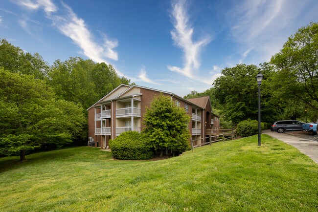 Cardinal Apartments For Rent in Greensboro, NC | ForRent.com