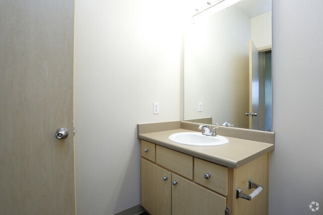 Keystone Ridge Apartments - Puyallup, WA | ForRent.com