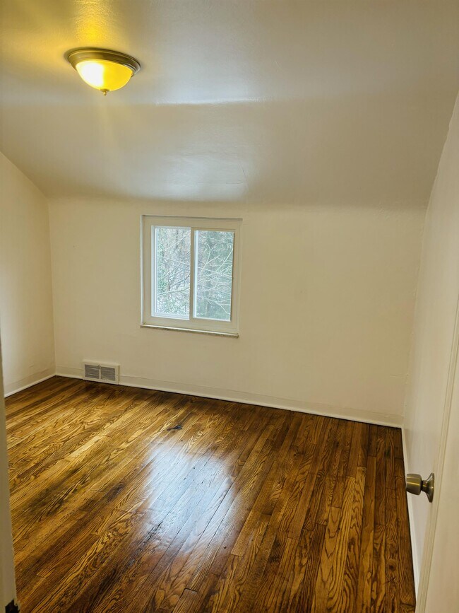 1525 Collins Rd Rental - House Rental in Pittsburgh, PA | ForRent.com