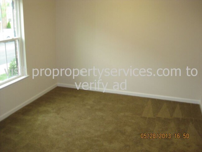 Modern, comfortable living space with high... - House Rental in ...