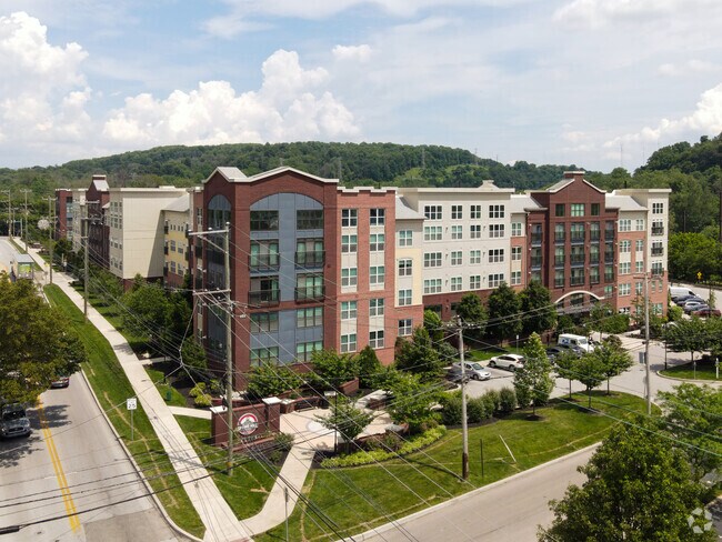 Courts at Spring Mill Station Apartments - Conshohocken, PA | ForRent.com