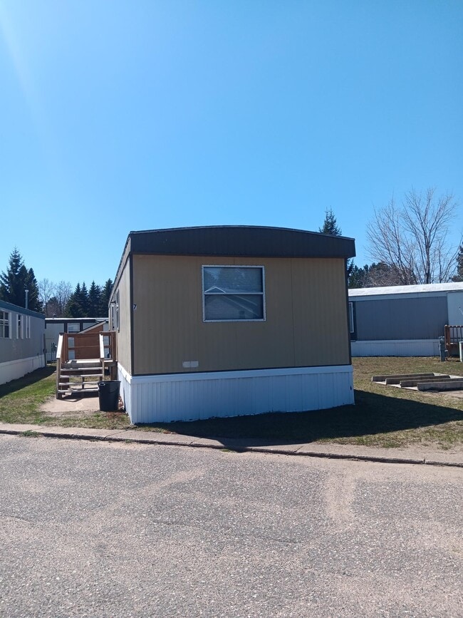 Silver Creek Mobile Home Estates Apartments - Harvey, MI | ForRent.com