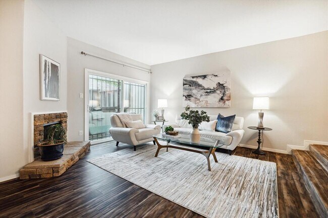 5635 S Rice Ave - Condo for Rent in Houston, TX | ForRent.com