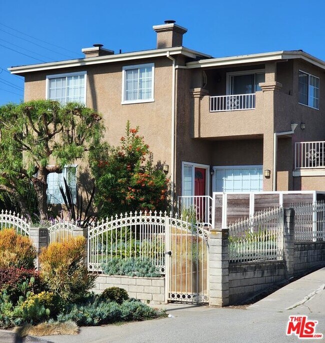 5743 Keniston Ave - House Rental in View Park-Windsor Hills, CA ...