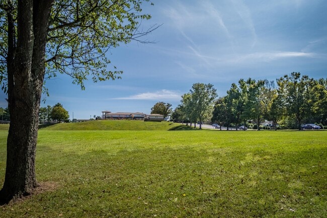 Foxridge Apartment Homes | Virginia Tech | Off-Campus Housing Search