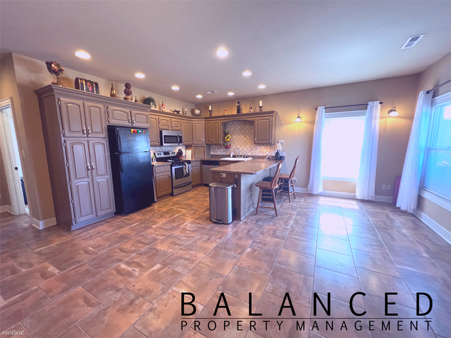 2 br, 1.5 bath House - 7108 SW Wheatfield Ln - House Rental in Topeka ...