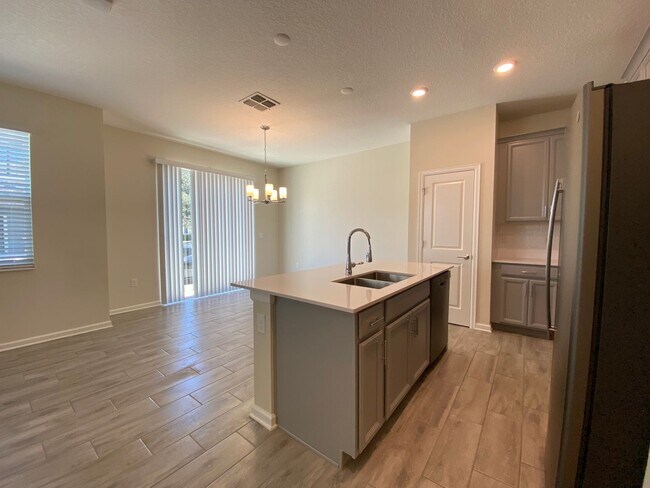 MODERN SYTLE 3 BD / 2.5 BA TOWNHOUSE - House Rental in Davenport, FL ...