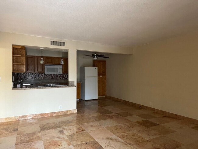 625 S Royal Crest Cir Unit 1 - Condo for Rent in Las Vegas, NV ...