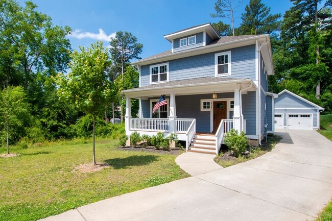 Craftsman Style Home in heart of the Lakew... | University of North ...