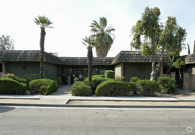 Valero Apartments Off-Campus Housing, Fresno, CA