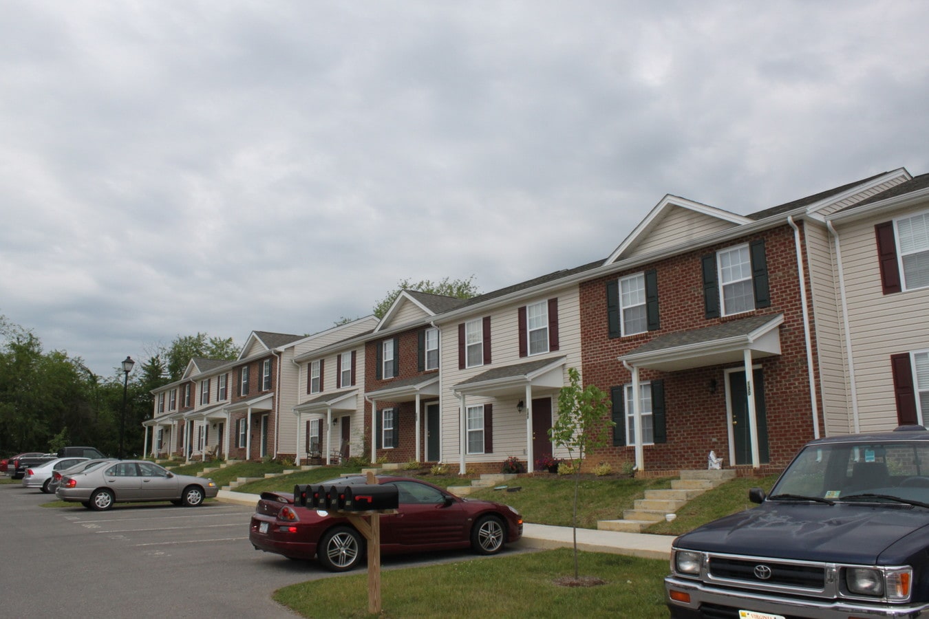 Charleston Place Off-Campus Housing, Christiansburg, VA