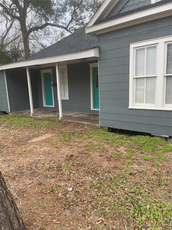 436 E Peach St Apartment Unit B - Angleton, TX | ForRent.com