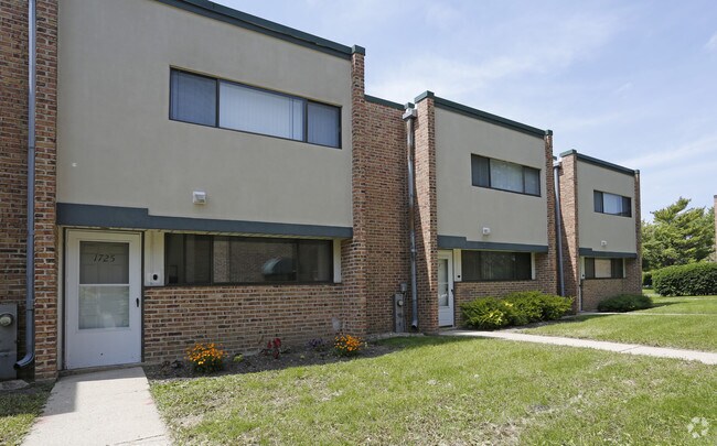 The Villages on Maple Apartments For Rent in Lisle, IL | ForRent.com