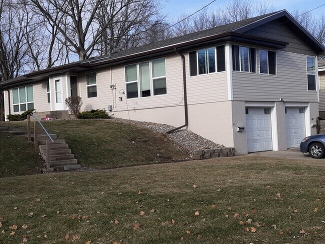 2 Bedroom Duplex, Garage, W/D, Deck/Porch ... - Townhome Rental in Ames ...