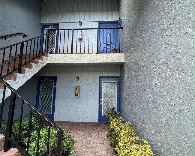 14797 Cumberland Dr Unit 1080 - Condo for Rent in Delray Beach, FL ...