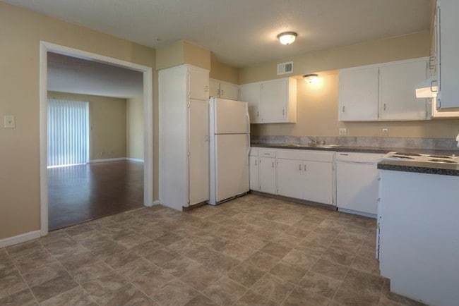 Riverside View Apartments - Riverside, MO | ForRent.com