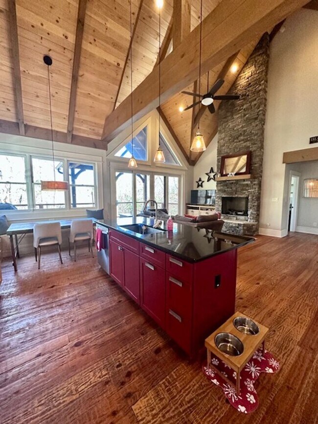 Beautiful Mountain Home in Blue Ridge Moun... - House Rental in Boone ...