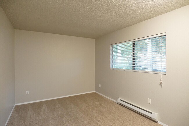 25046 Lake Fenwick Rd Townhome - Townhome Rental in Kent WA | ForRent.com