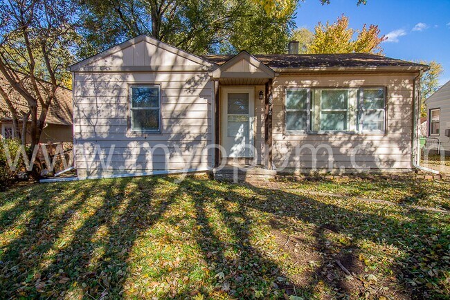 Recently Updated House | Old Towne Bellevue - House Rental in Bellevue ...