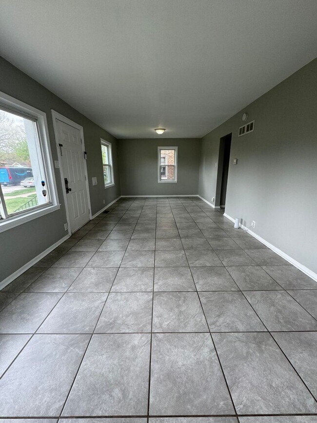 Beautiful 3-bedroom house for Rent AVAILAB... - House Rental in Calumet ...