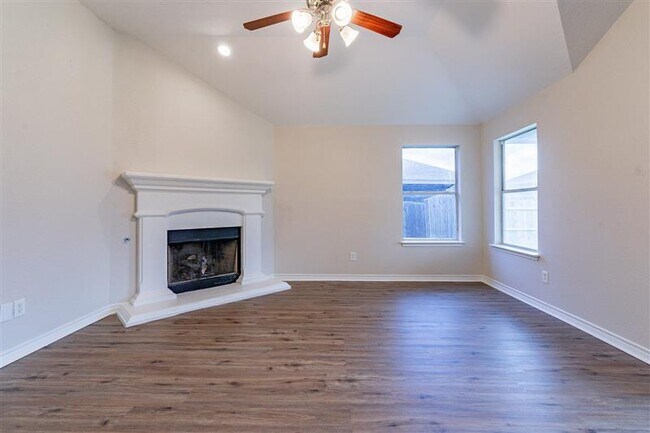 Instant 3 bedroom 2 bath house for rent - House Rental in Saginaw, TX ...