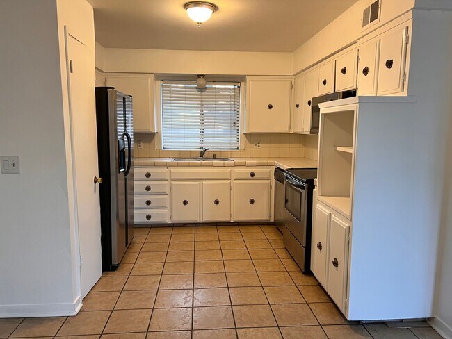 $2,100 Shaw & Fowler 3 bedroom - Fordham Ave - House Rental in Clovis ...