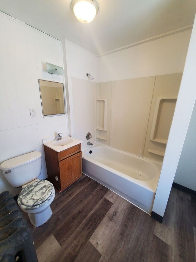 5026-5028 18th Ave. (Duplex) Unit 5028 - Kenosha, WI | ForRent.com