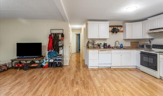 9381 Campbell Terrace Dr Apartamento Unidad B - Anchorage, AK | ForRent.com