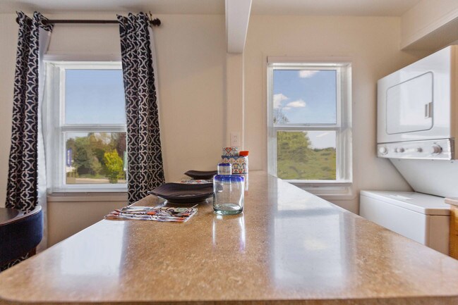 Alcove at Seahurst Apartments For Rent in Burien, WA | ForRent.com