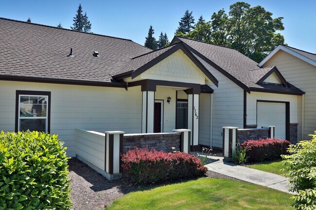Lovely Maple Ridge Home In 55 Plus Community! - House Rental in ...