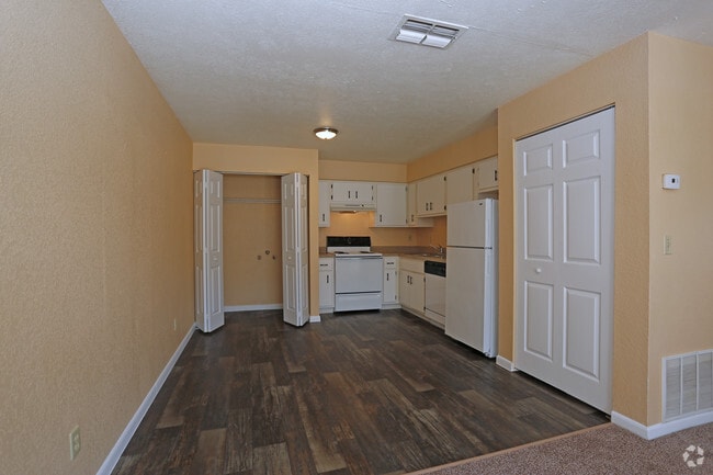 Sterling Pointe Apartments For Rent in Silver Springs, FL | ForRent.com